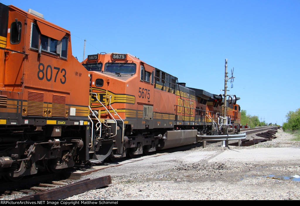 BNSF 5675